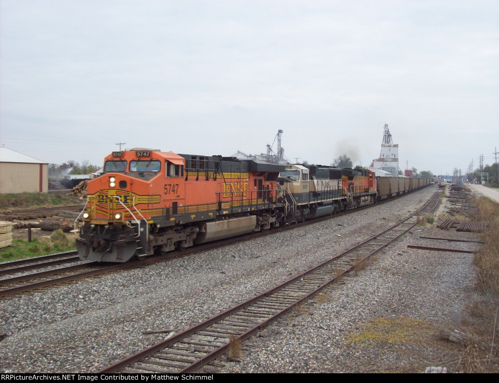 BNSF 5747